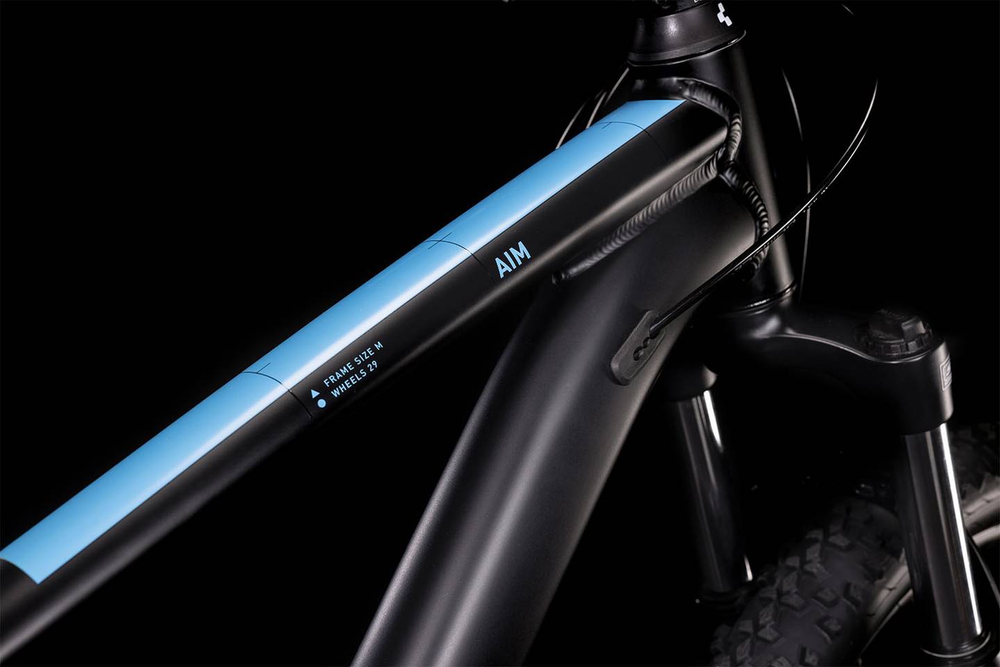 Cube Aim black´n´blue 2022 - רודי אקסטרים